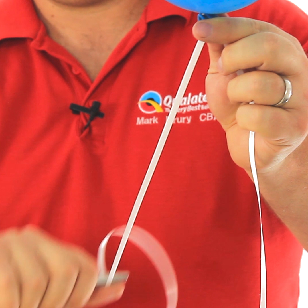 Balloon Basics 06 - How to Curl Ribbon on Balloons - Balloon Market