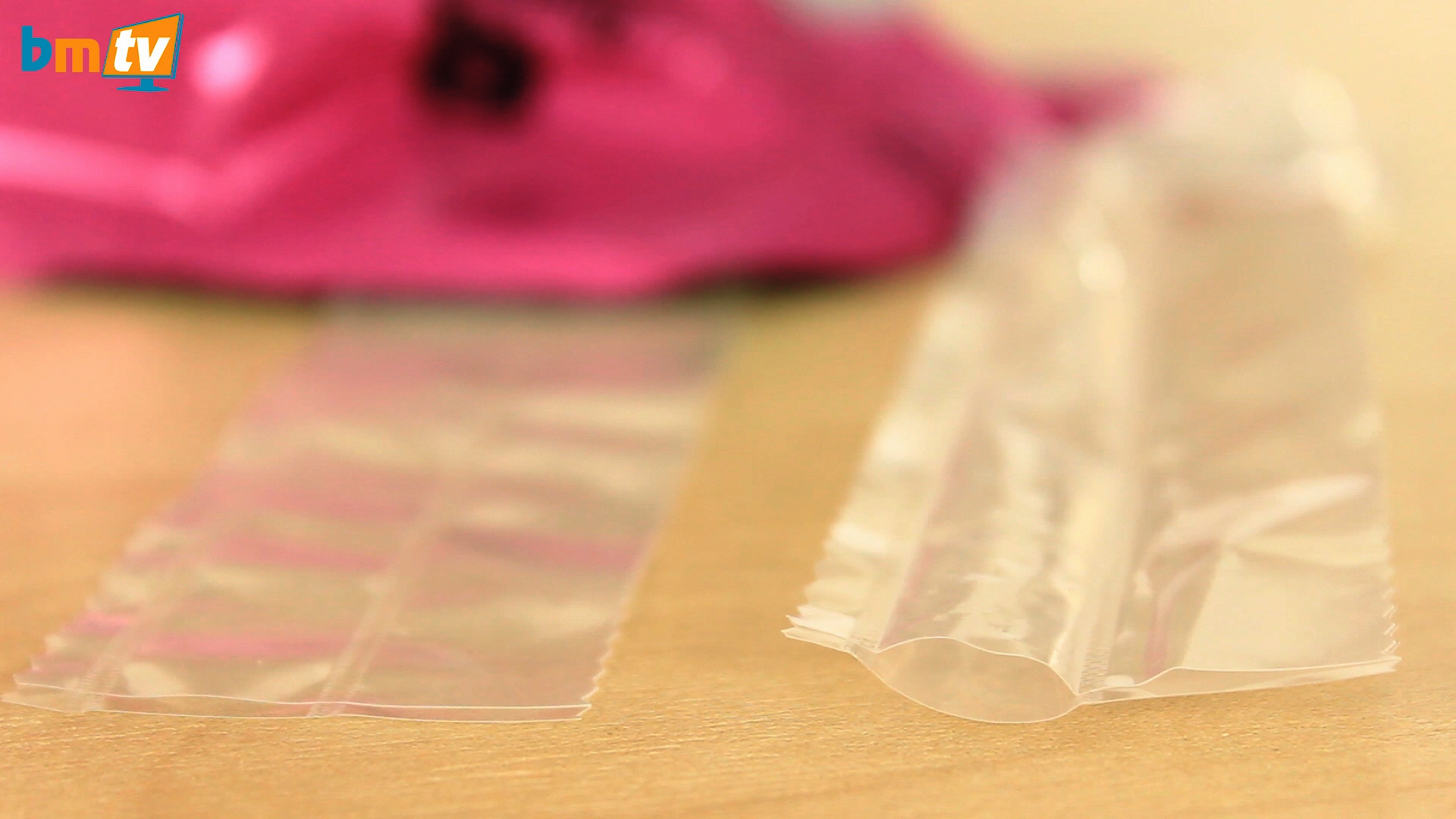 Balloon Basics 04 - How to Inflate a Foil Balloon - Balloon Market